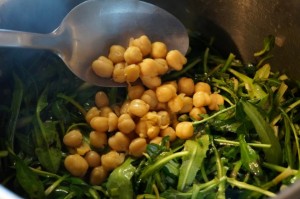 ΡΕΒΙΘΙΑ ΜΕ ΣΤΑΜΝΑΓΚΑΘΙ ΚΑΙ ΑΠΑΚΙ ΚΡΗΤΗΣ | Foodprints