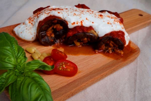 ΡΟΛΑ ΜΕΛΙΤΖΑΝΑΣ ΜΕ ΚΙΜΑ | Foodprints